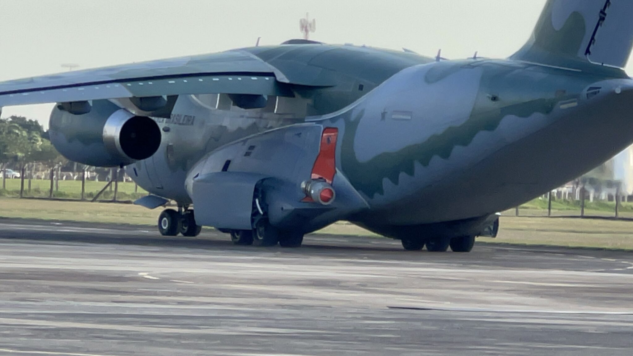 Brazilian Air Force Begins Firefighting Training with MAFFS and the Embraer KC-390 Millenium - MAFFS